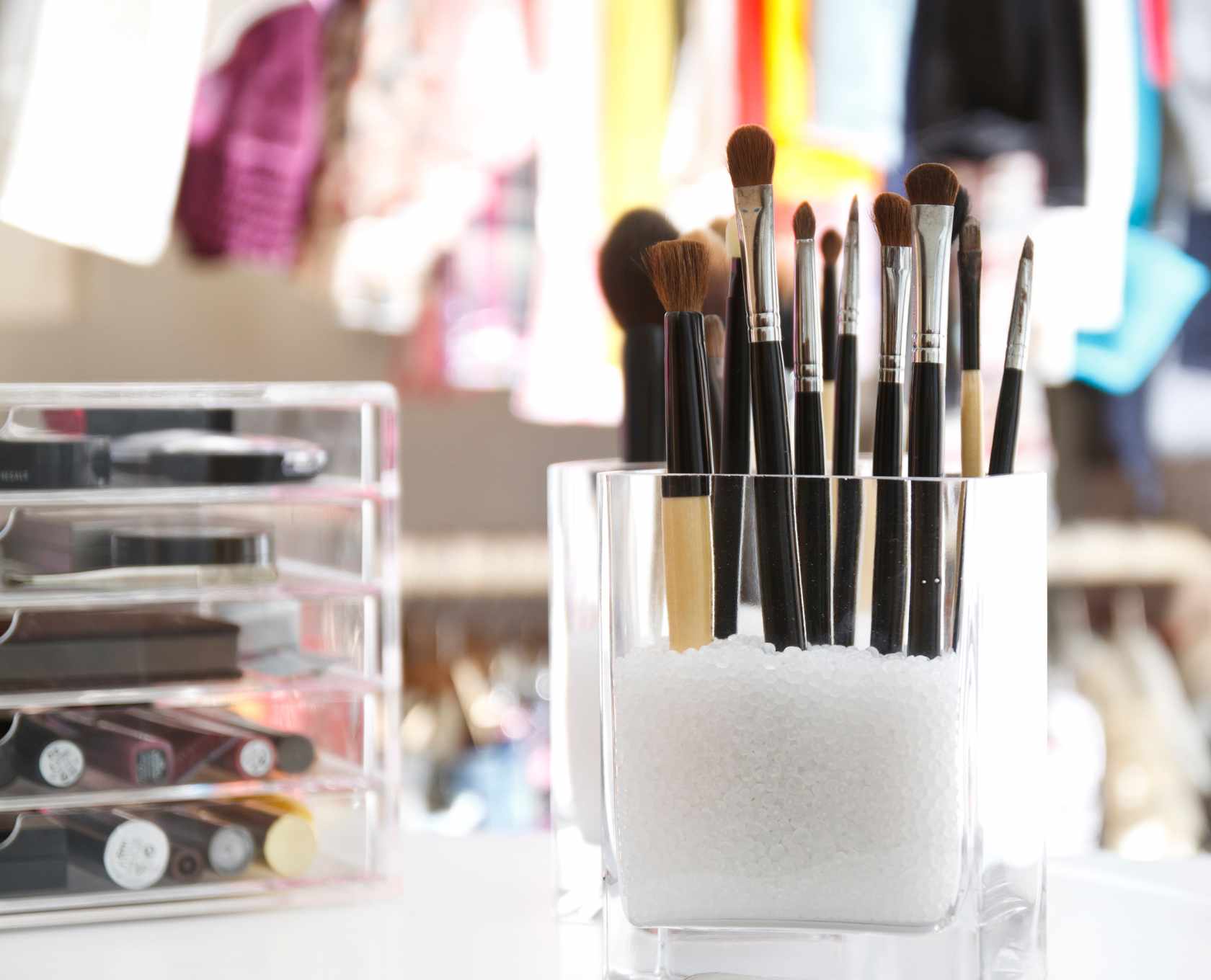 15 Creative Vanity Organization Ideas to Keep Your Make-up Tidy